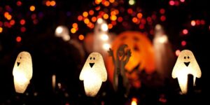 75 Halloween Party Ideas for 2025: Food, Games, Decor & More - Pointers ...